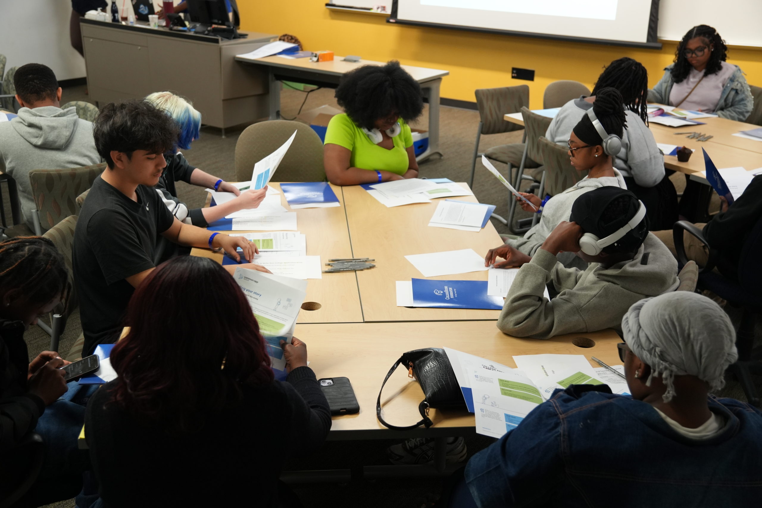 Early College Awareness Programs | CollegeBound Foundation